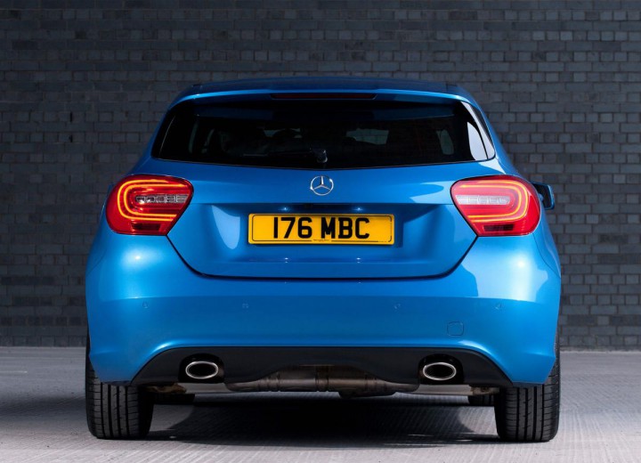 Mercedes-Benz A-class (W176) A 180 (122 Hp)